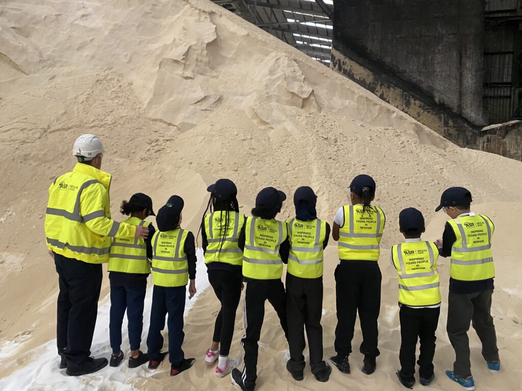DREW PRIMARY SCHOOL VISITS THAMES REFINERY - Tate & Lyle Sugars ...